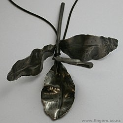 Contemporary New Zealand Jewellery by Areta Wilkinson