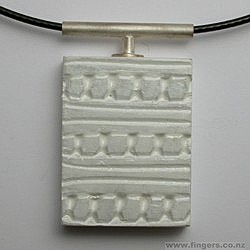 Contemporary New Zealand Jewellery by Areta Wilkinson