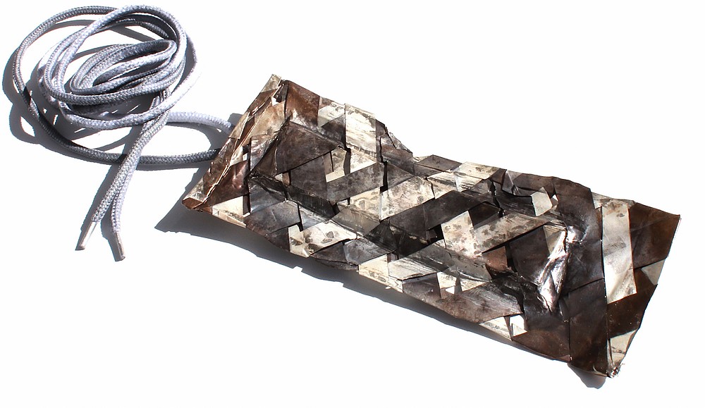 Contemporary New Zealand Jewellery by Gillian Deery